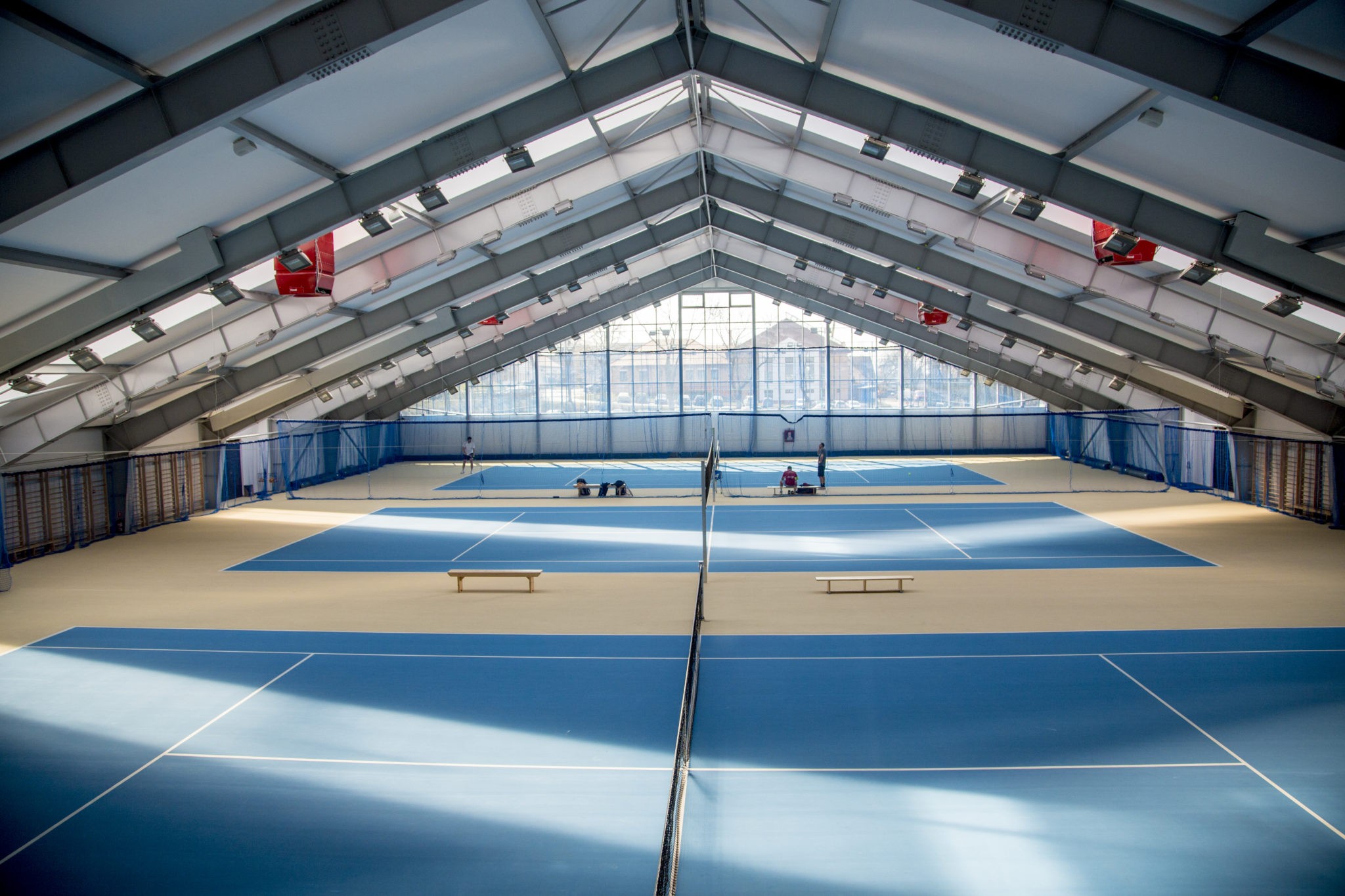 Spital modular pentru pacienții COVID-19 în sala polivalentă a UMFST ...